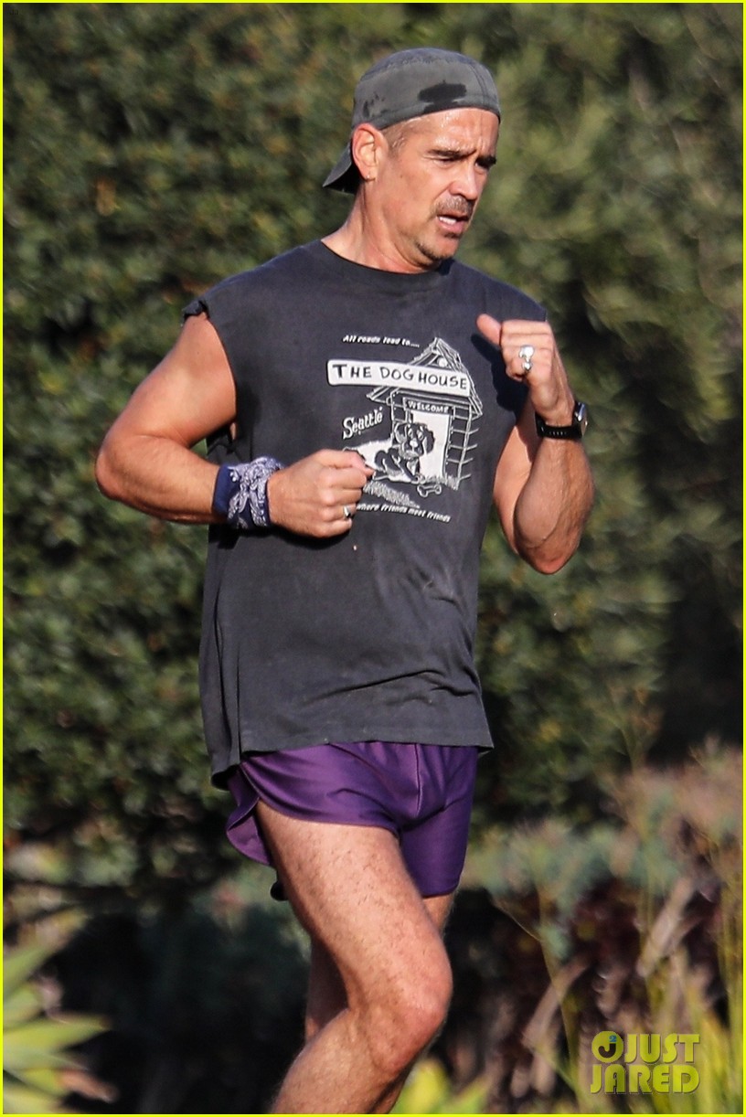 Colin Farrell Runs Laps Shirtless for His Sunday Workout!: Photo ...