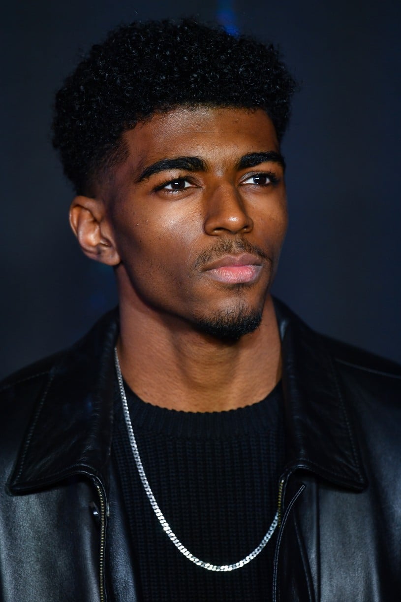 Henry Cavill Joins Almost All Of 'The Witcher' Cast For Season Two's ...