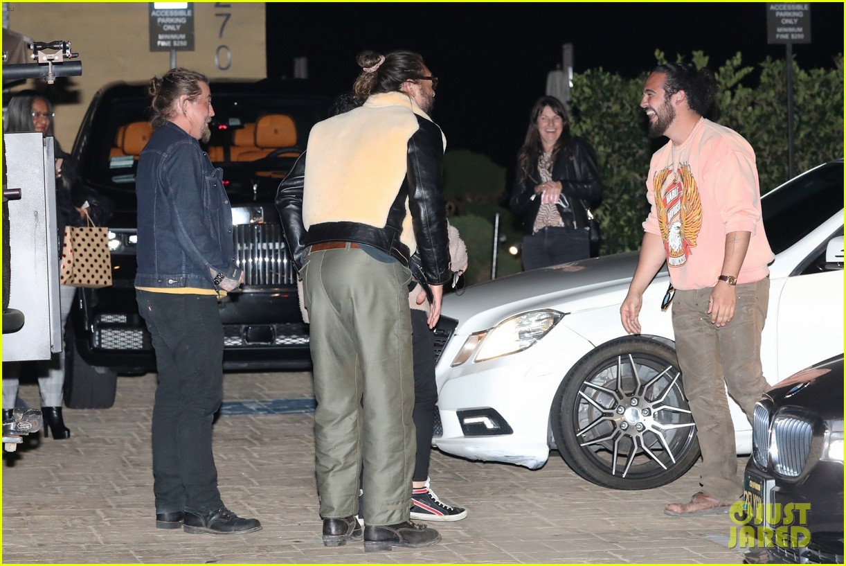 Jason Momoa Enjoys a Night Out with Friends in Malibu: Photo 4681489 ...