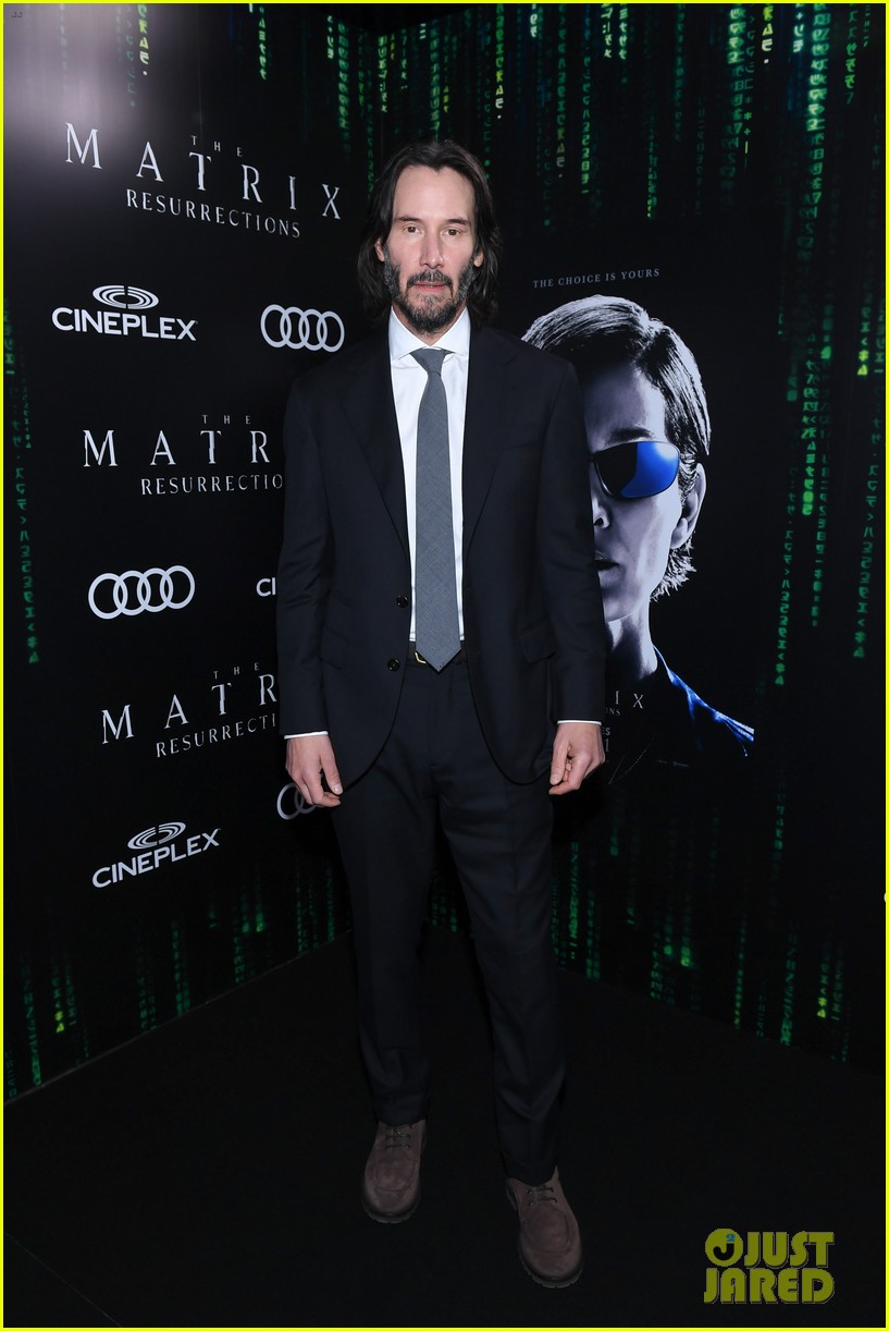 Keanu Reeves Premieres 'The Matrix Resurrections' Back Home in Canada ...