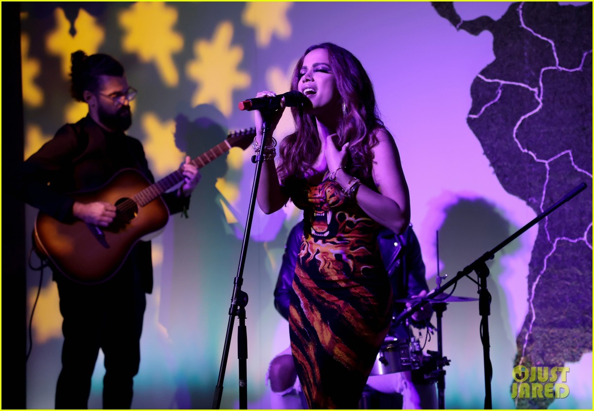 Leonardo DiCaprio Supports Sean Penn at His CORE Fundraiser: Photo ...