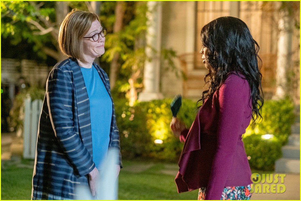 Mandy Moore Recalls Trying 'Terrifying' Makeup Looks for Old Rebecca on ...