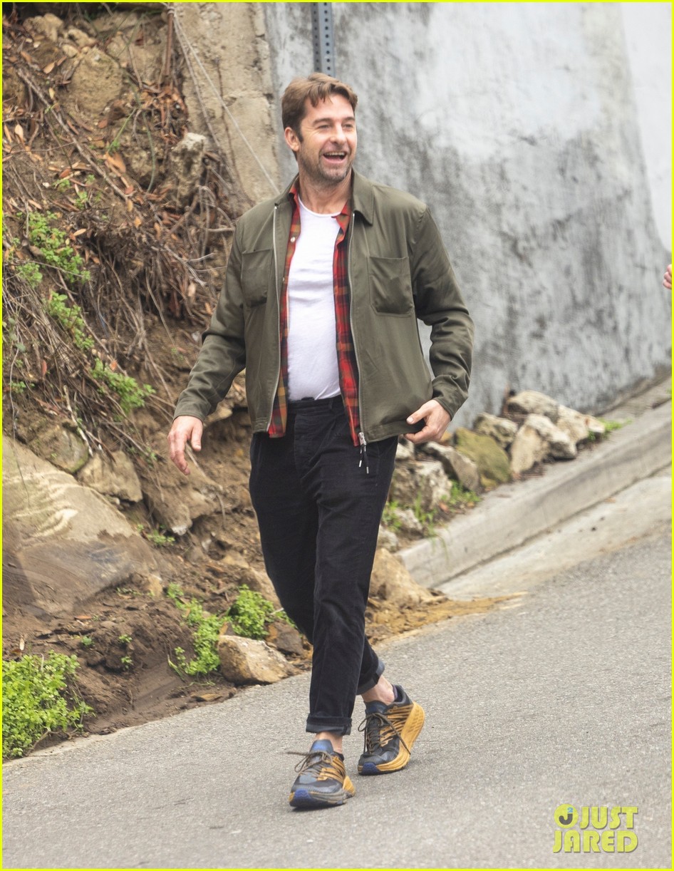 Scott Speedman Enjoys Rare Day Out After Welcoming Baby Girl: Photo ...