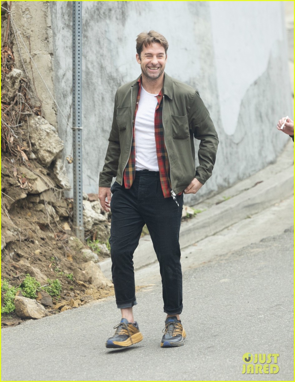 Scott Speedman Enjoys Rare Day Out After Welcoming Baby Girl: Photo ...
