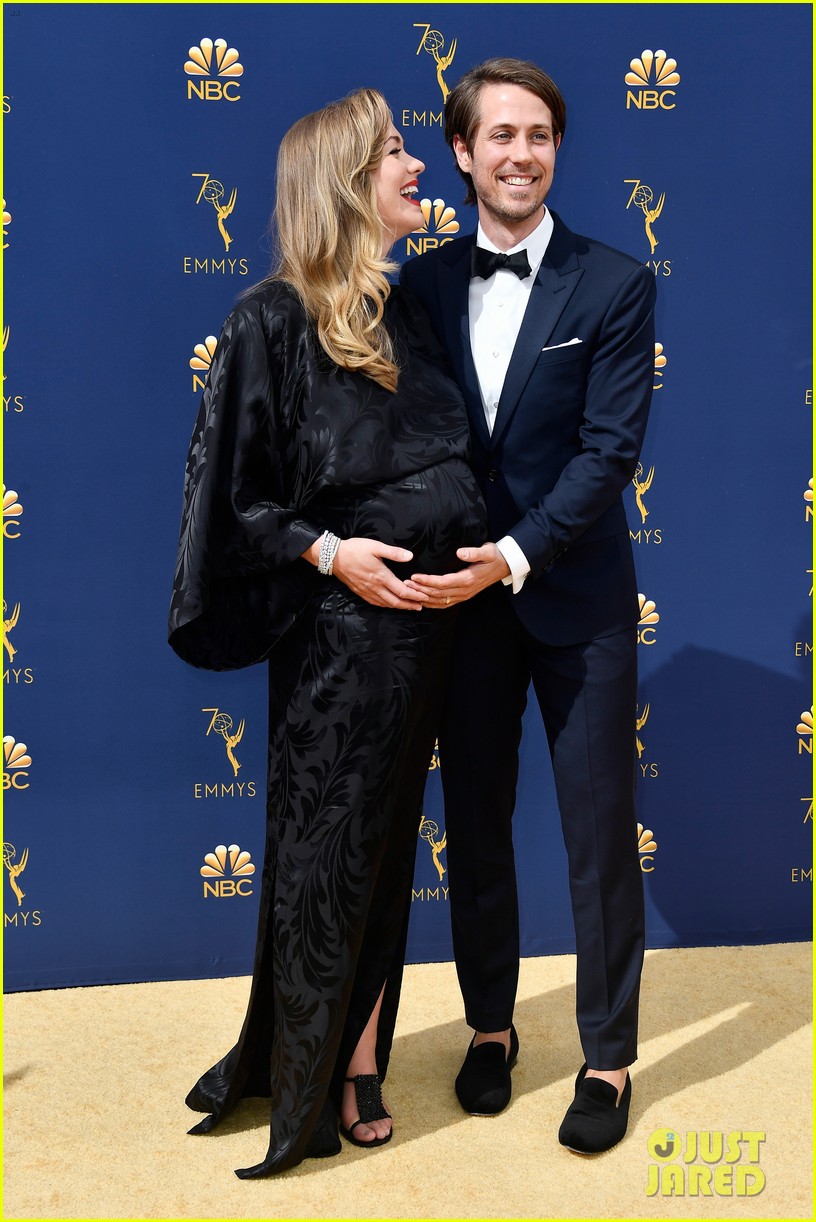 The Handmaid's Tale's Yvonne Strahovski Welcomes Second Child with ...