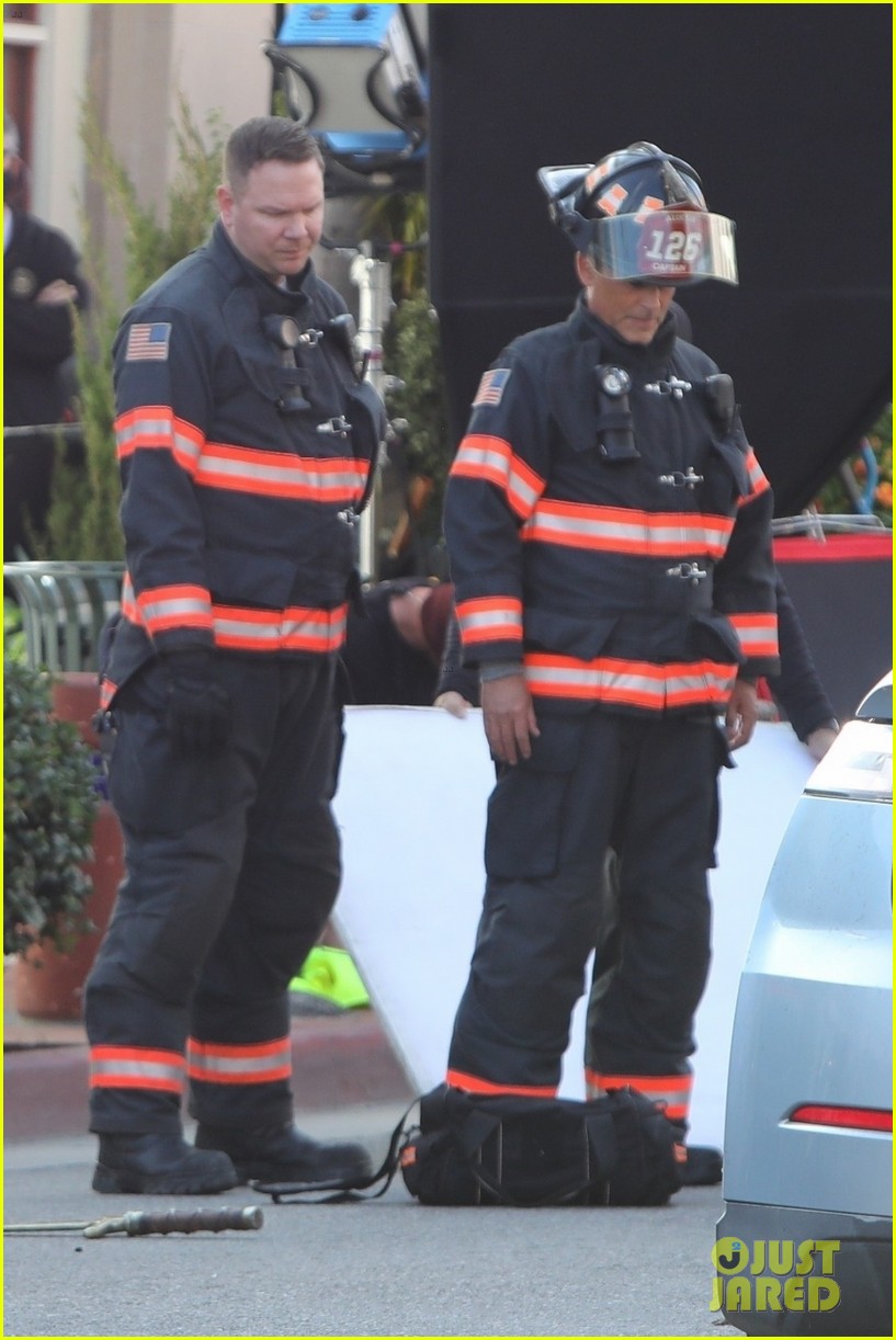 Rob Lowe Suits Up In His Firefighter Gear to Film '9-1-1: Lone Star ...