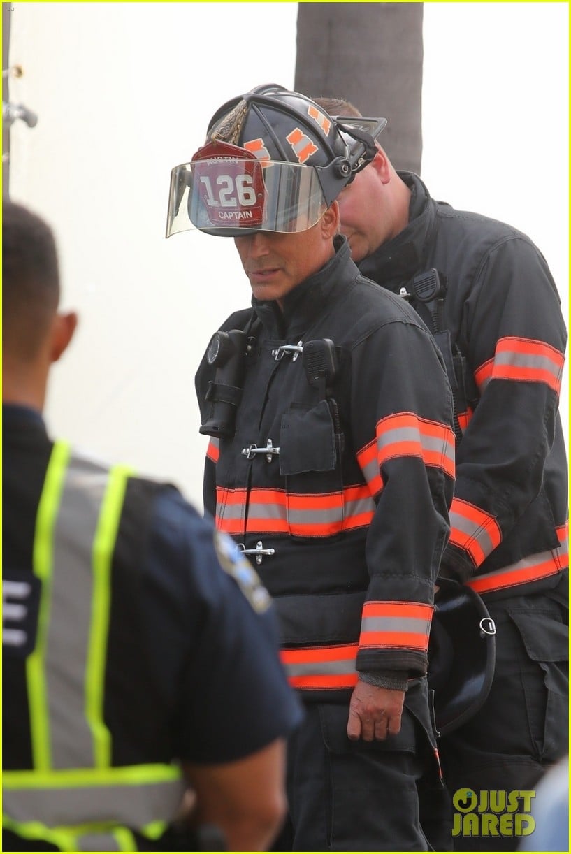 Rob Lowe Suits Up In His Firefighter Gear to Film '9-1-1: Lone Star ...