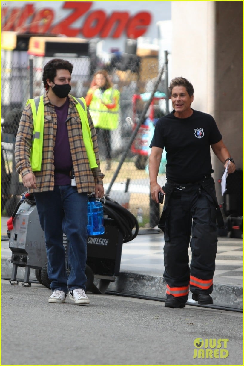 Rob Lowe Suits Up In His Firefighter Gear to Film '9-1-1: Lone Star ...