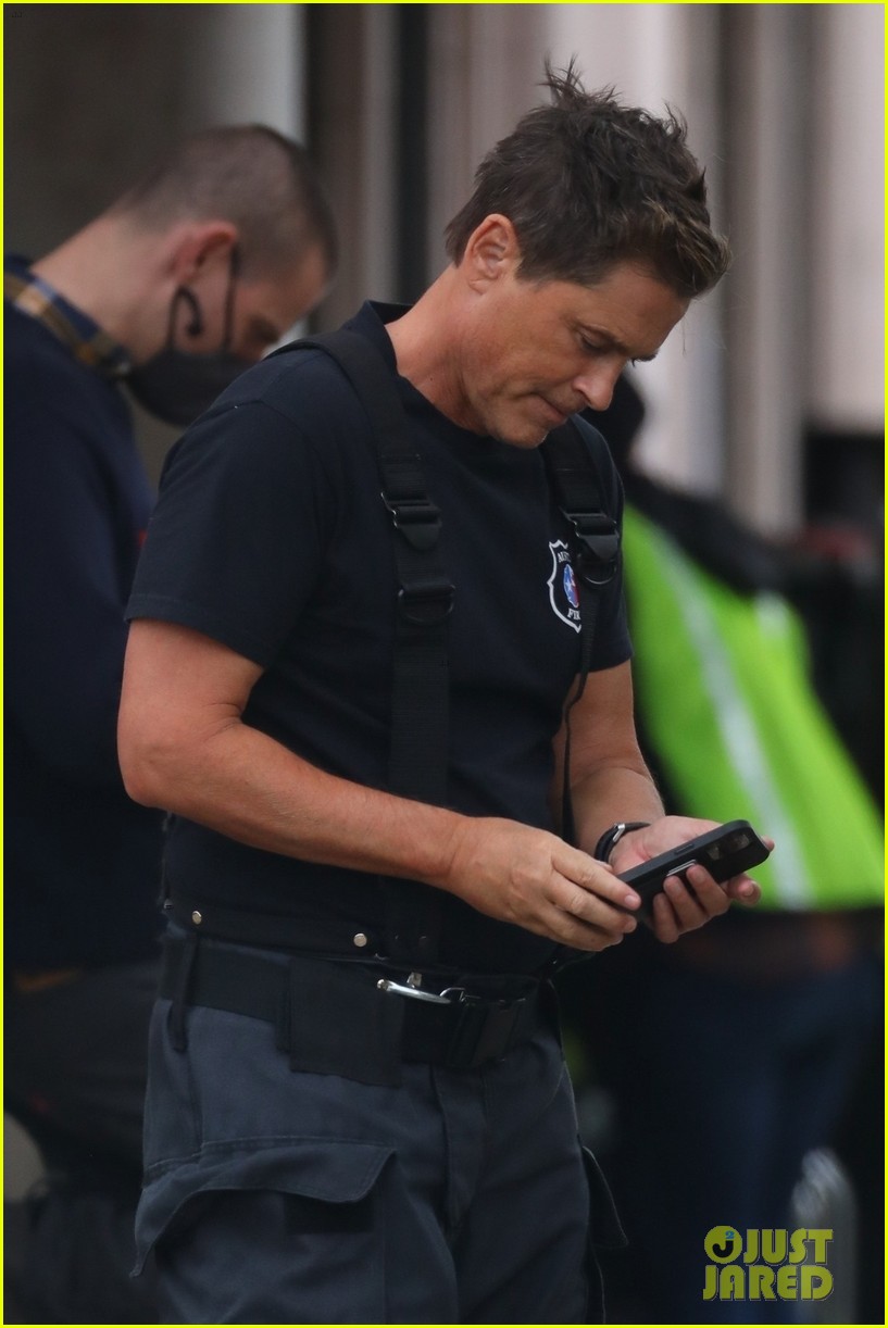Rob Lowe Suits Up In His Firefighter Gear to Film '9-1-1: Lone Star ...