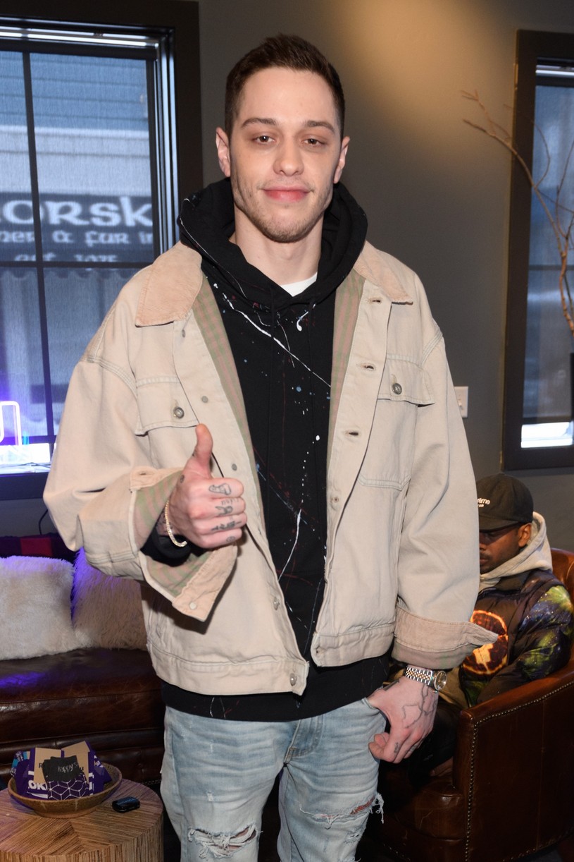Pete Davidson Shows Off Chipped Tooth While Meeting John Mulaney ...