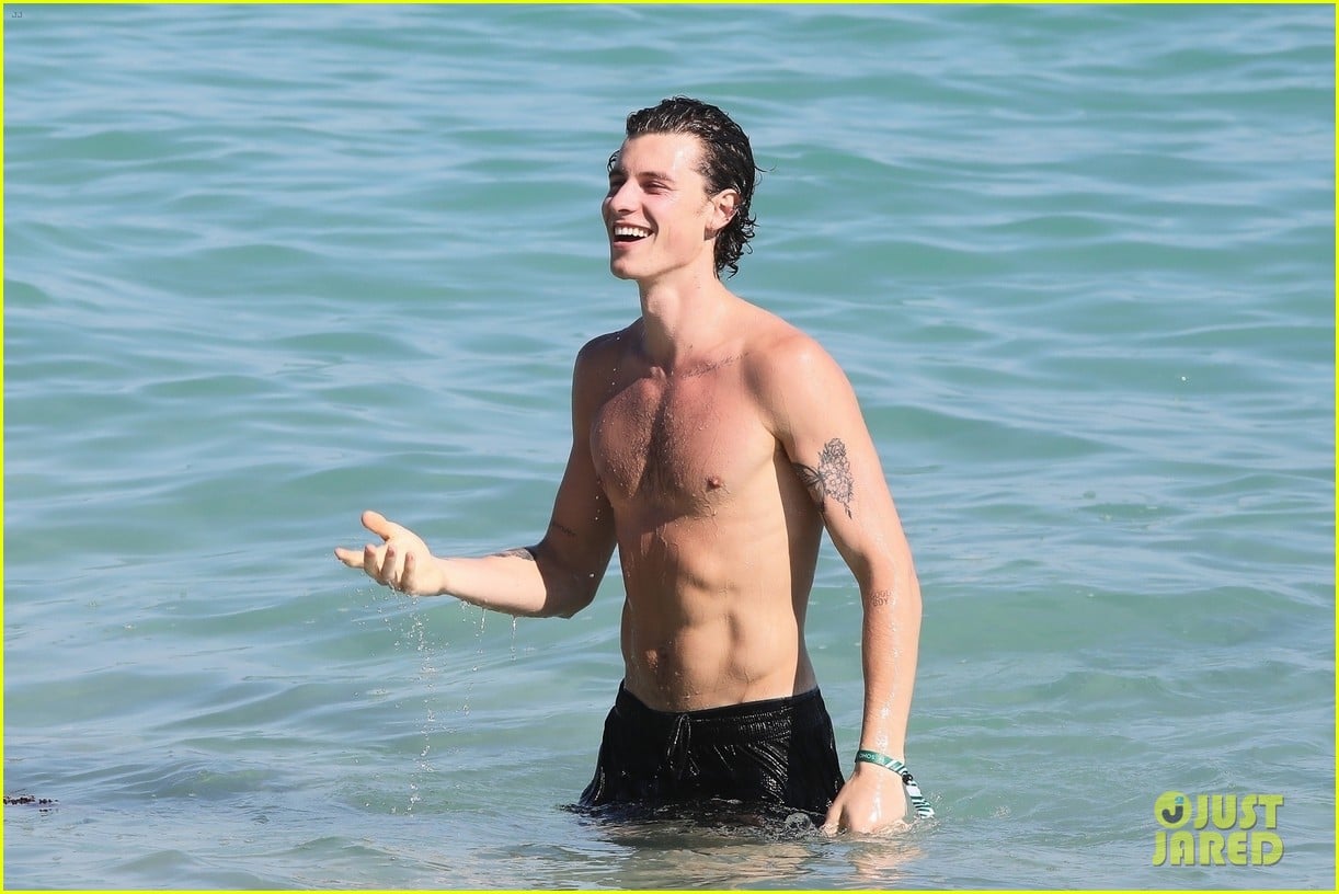 Shawn Mendes Soaks Up The Florida Sun With Friends In Miami!: Photo ...