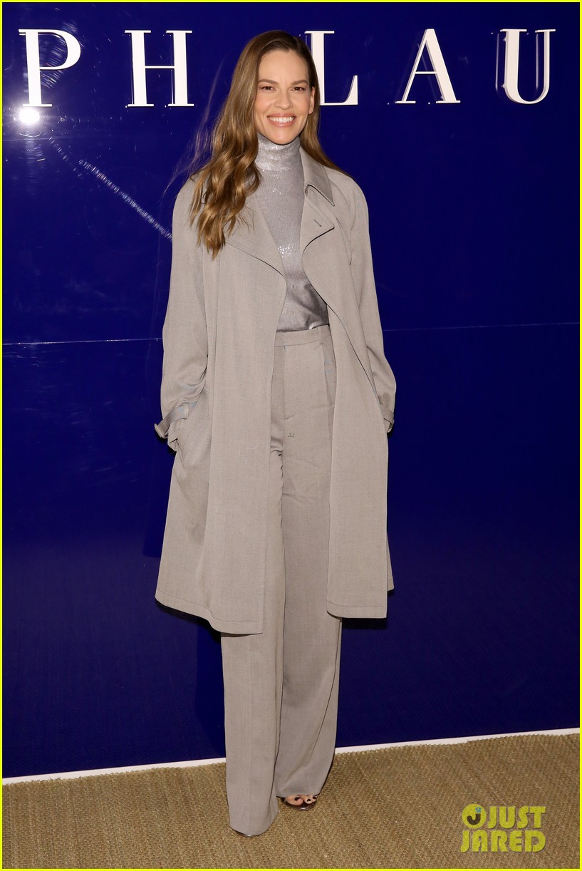 Hilary Swank Reveals Her Dad Passed Away in October: Photo 4685201 ...