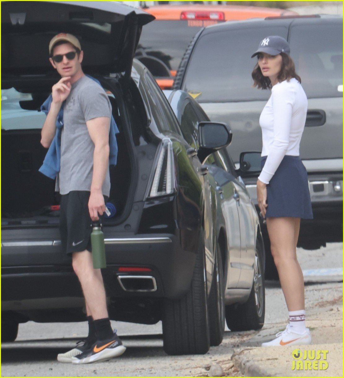 Andrew Garfield & Girlfriend Alyssa Miller Play Tennis Together in ...
