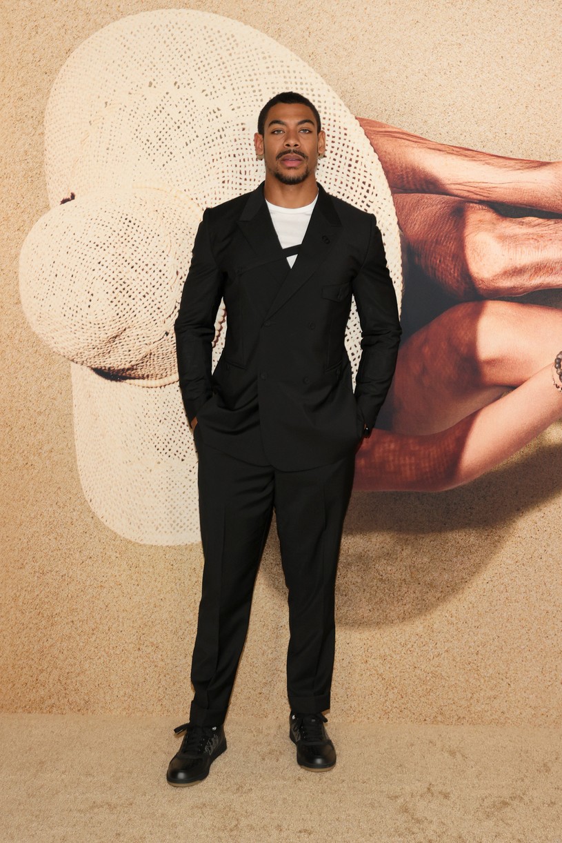 'Old' Star Aaron Pierre Joins Mahershala Ali in Marvel's 'Blade': Photo ...