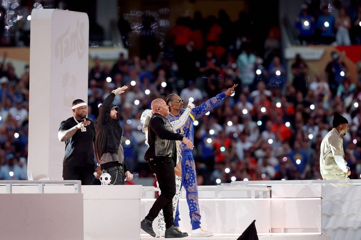Eminem Performs 'Lose Yourself' During Super Bowl 2022 Halftime Show ...