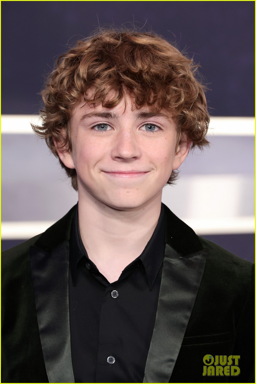 Jennifer Garner & Zoe Saldana Glam Up for 'The Adam Project' NYC ...