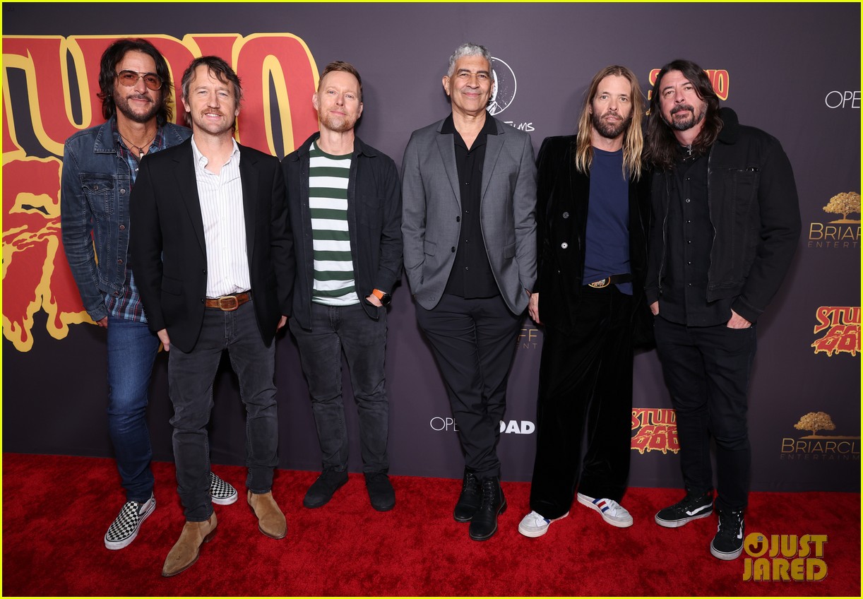 Kesha & Whitney Cummings Join Foo Fighters at 'Studio 666' Premiere ...