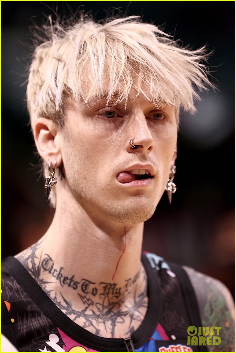 Photo: machine gun kelly and more at nba celebrity game 02 | Photo ...
