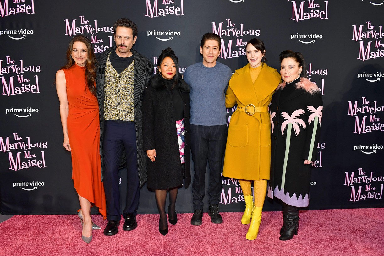 Rachel Brosnahan & 'Marvelous Mrs. Maisel' Cast Celebrate New Season ...
