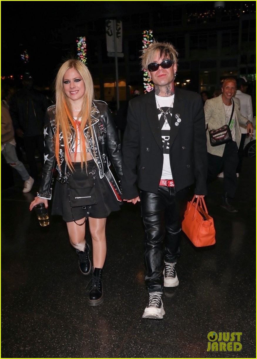 Mod Sun & Avril Lavigne Are All Smiles As They Arrive at His ...