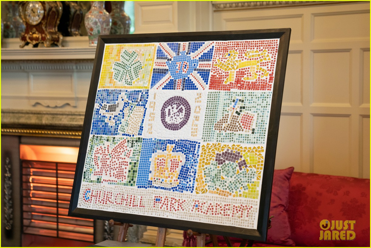 Queen Elizabeth Makes First Outing of the Year As She Prepares for ...