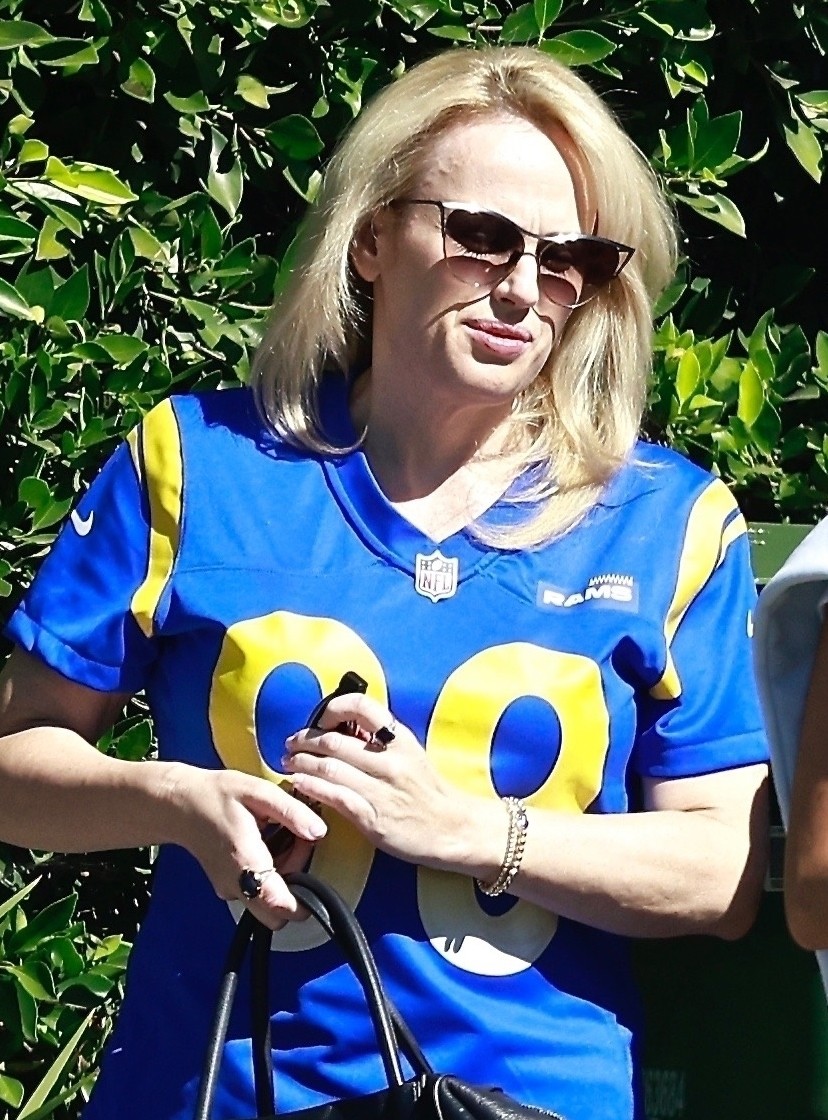 Rebel Wilson Is The Los Angeles Ram's #1 Fan While Heading To Super ...