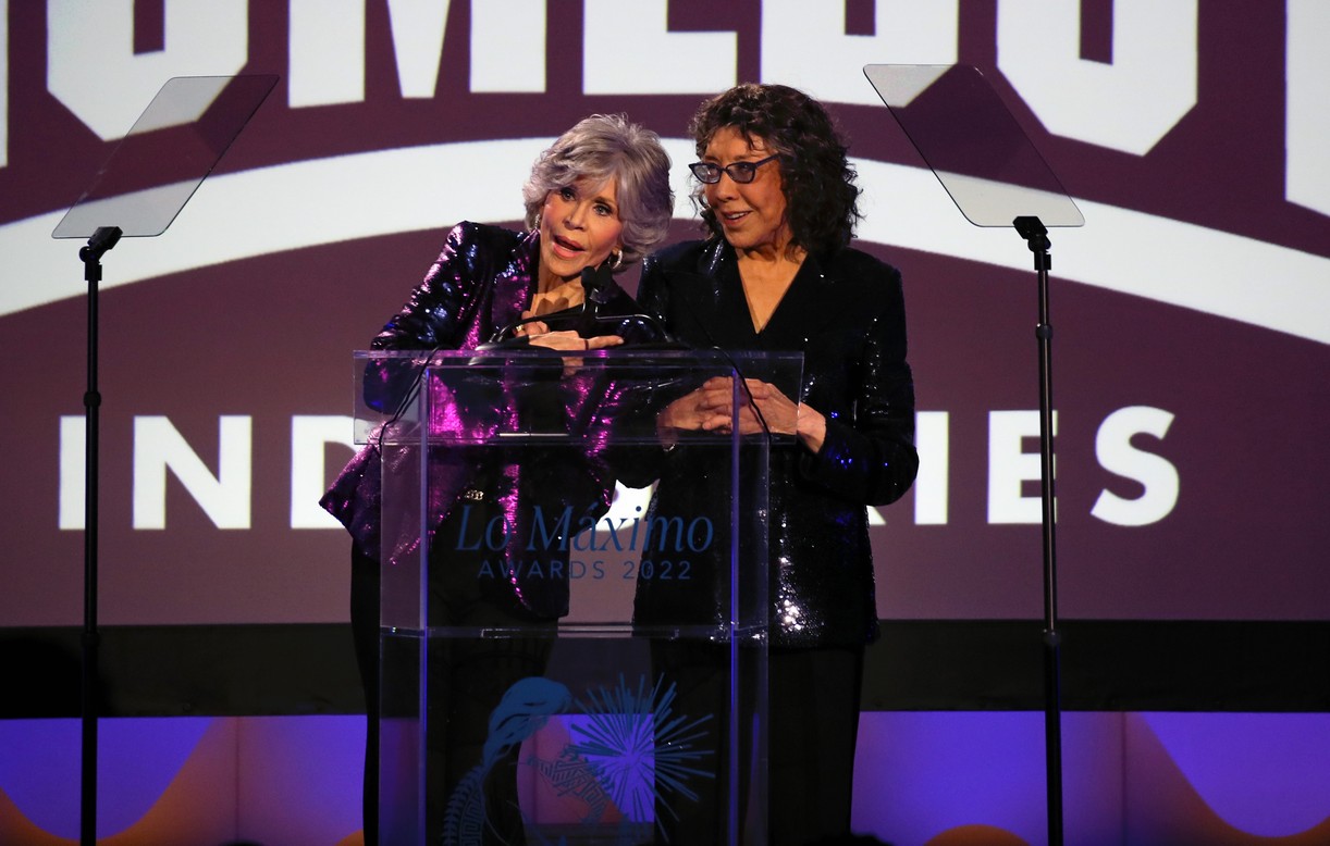 Grace & Frankie's Jane Fonda & Lily Tomlin Co-Host Lo Maximo Awards ...