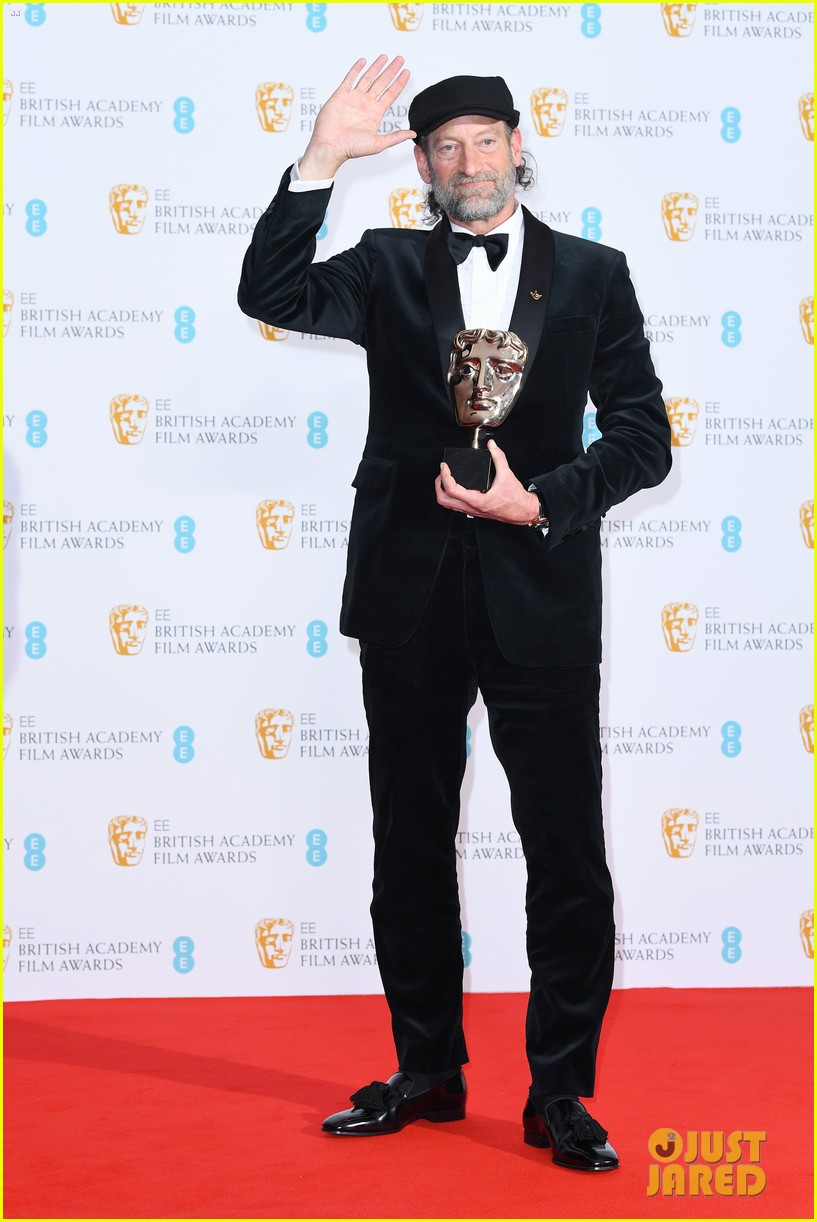 CODA's Emilia Jones Sings 'Both Sides Now' at BAFTAs 2022, Co-Star Troy Kotsur Wins Award ...