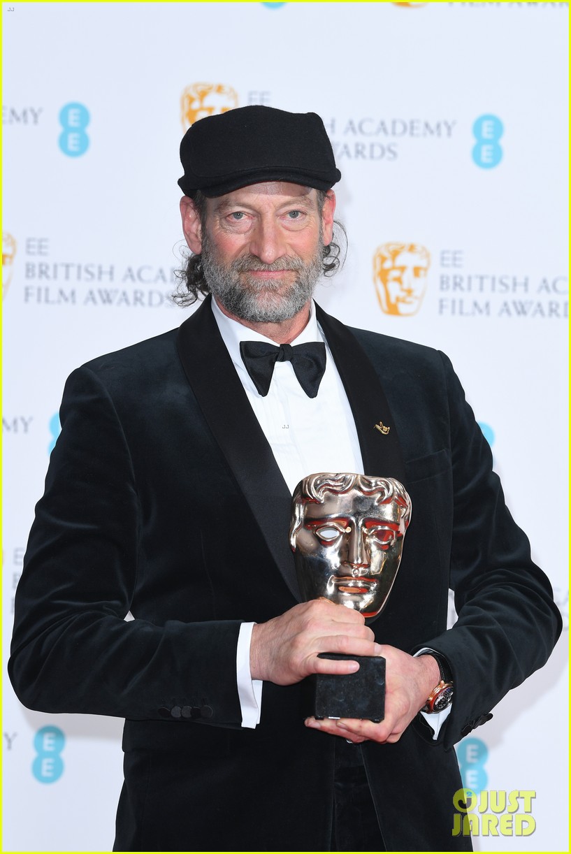 CODA's Emilia Jones Sings 'Both Sides Now' at BAFTAs 2022, Co-Star Troy Kotsur Wins Award ...