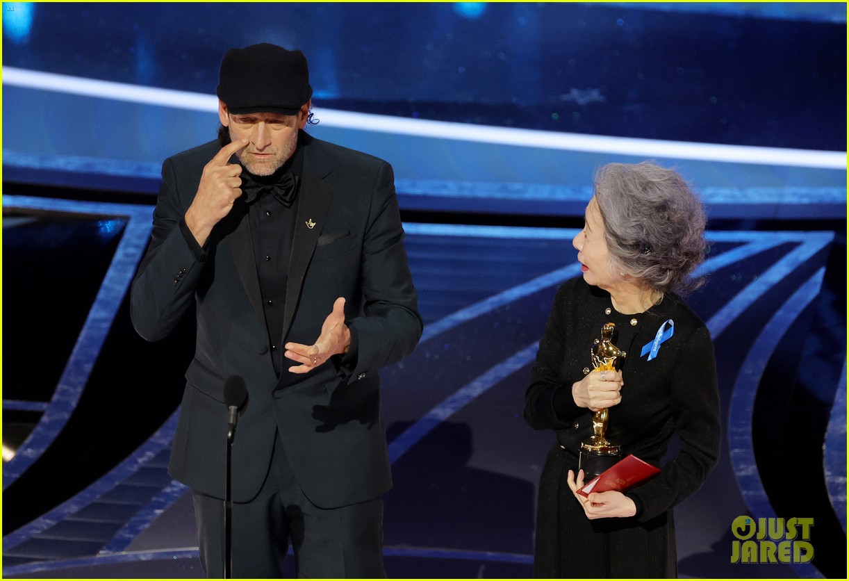 CODA's Troy Kotsur Makes History at Oscars 2022 as First Deaf Male ...