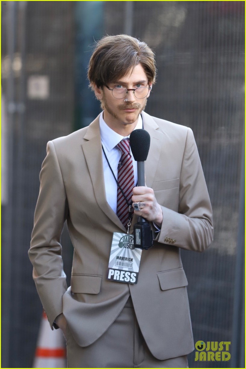 Machine Gun Kelly Looks Unrecognizable While Filming 'Jimmy Kimmel Live ...