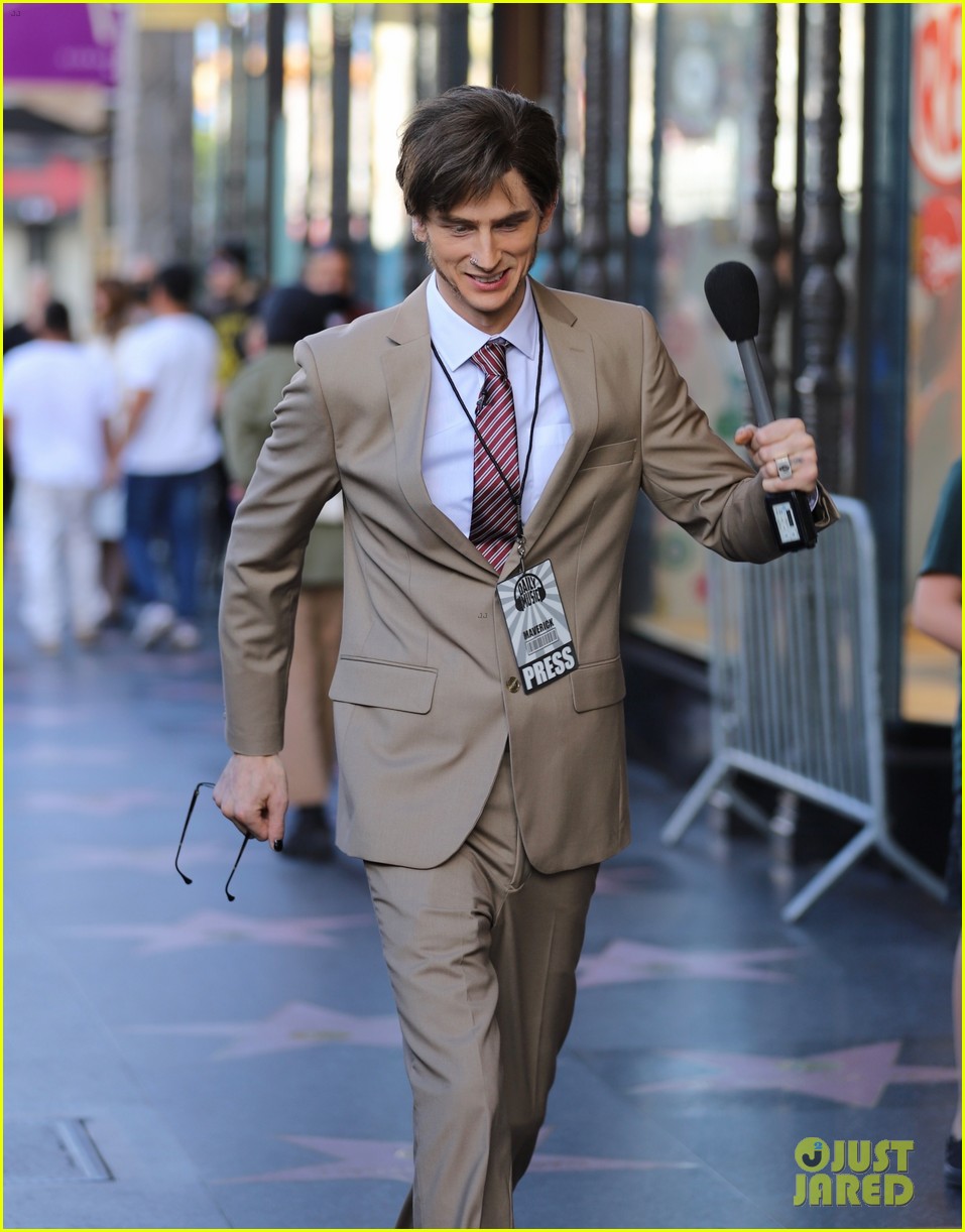 Machine Gun Kelly Looks Unrecognizable While Filming 'Jimmy Kimmel Live ...