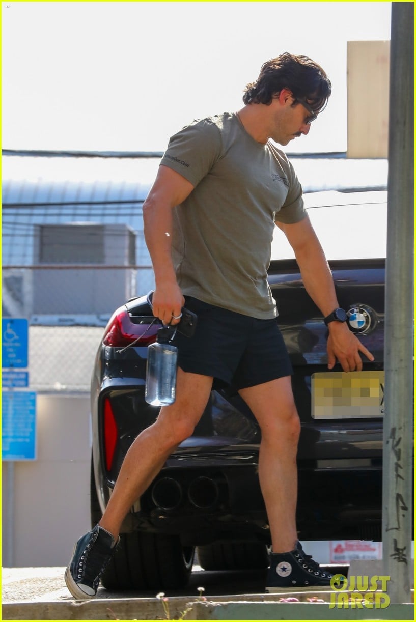 Milo Ventimiglia Kicked Off His Week With a Workout & We've Been ...