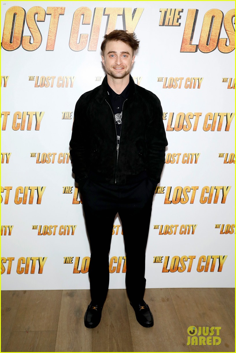 Daniel Radcliffe Makes Rare Red Carpet Appearance with Girlfriend Erin ...