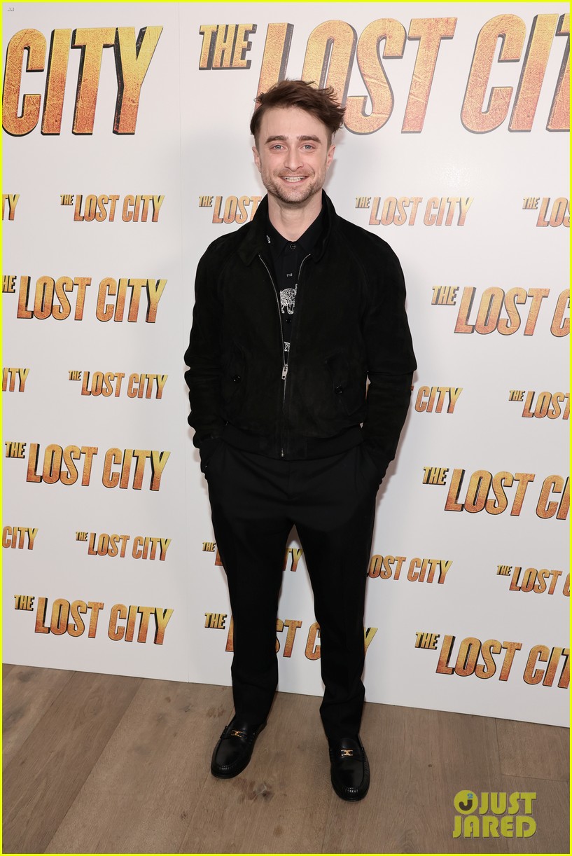 Daniel Radcliffe Makes Rare Red Carpet Appearance with Girlfriend Erin ...