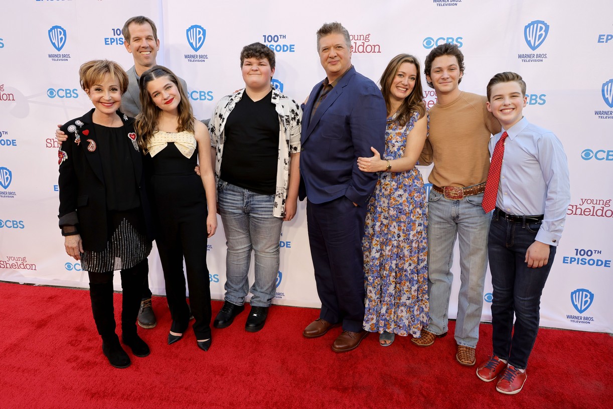 Iain Armitage, Zoe Perry & 'Young Sheldon' Cast Celebrate 100th Episode ...
