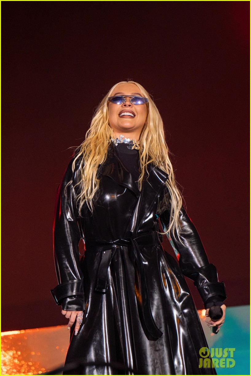 Christina Aguilera Performs Concert in Dubai for EXPO's Closing ...