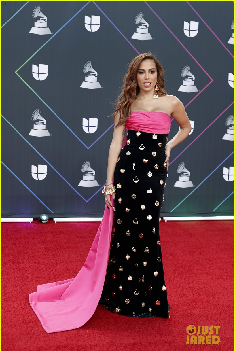 Anitta Drops Her Brand New Album 'Versions of Me' - Listen Here!: Photo ...