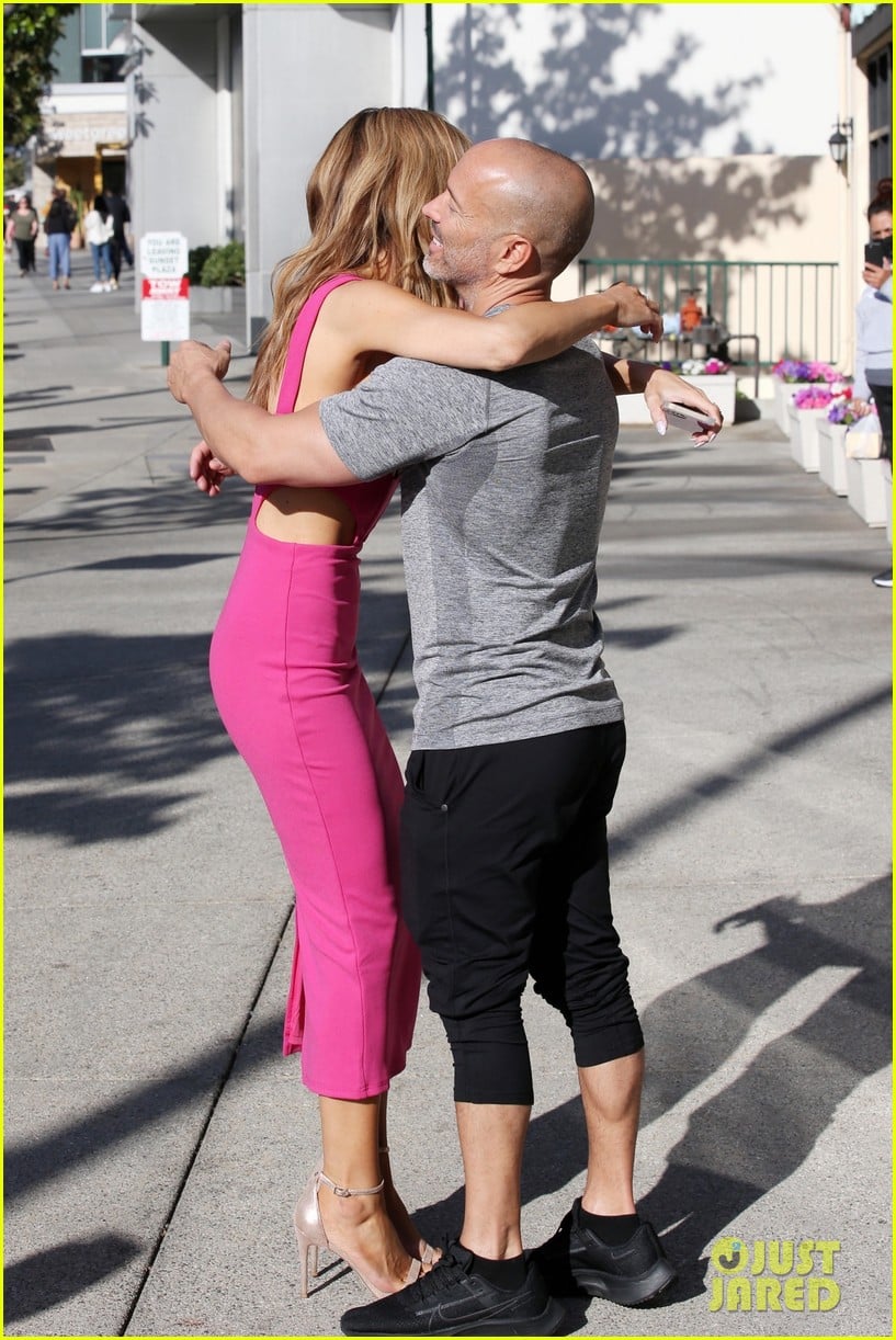 Chrishell Stause Helps Ex-Boyfriend Jason Oppenheim & Twin Brother ...