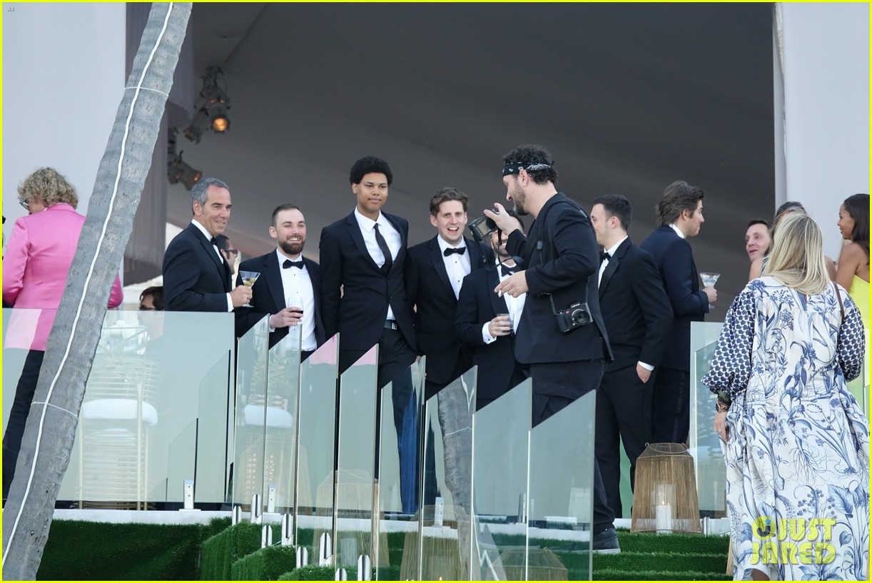 Eva Longoria, Gordon Ramsay, & More Stars Mingle at Brooklyn Beckham ...