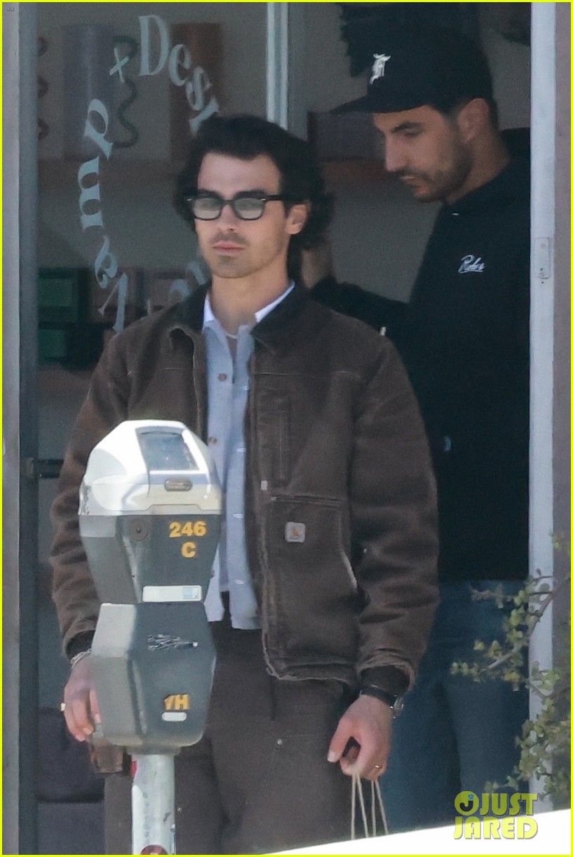 Joe Jonas Spends the Day Shopping with Longtime Pal Greg Garbowsky ...