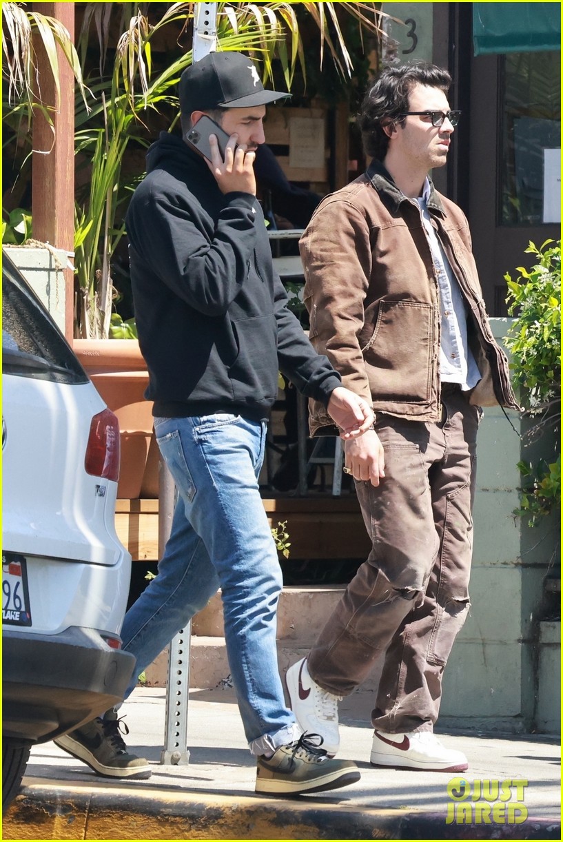 Joe Jonas Spends the Day Shopping with Longtime Pal Greg Garbowsky ...