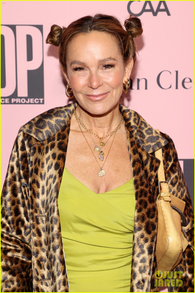 Jennifer Grey Reveals How She Feels About Her Nose Jobs 30 Years Later ...