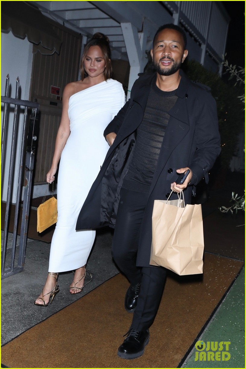 Photo: john legend chrissy teigen romantic date night 15 | Photo ...