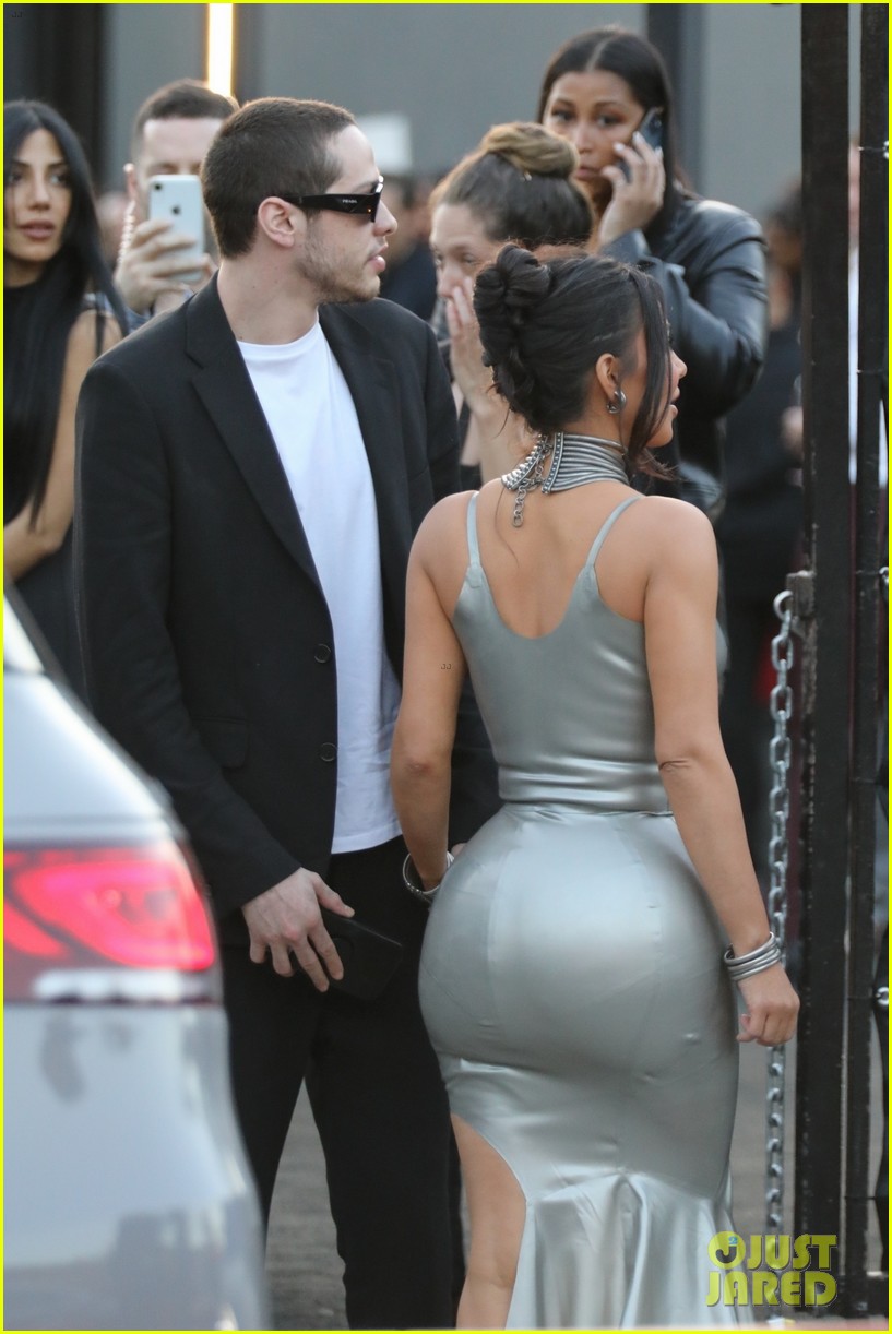 Kim Kardashian Holds Hands with Pete Davidson While Arriving to 'The Kardashians' Premiere ...