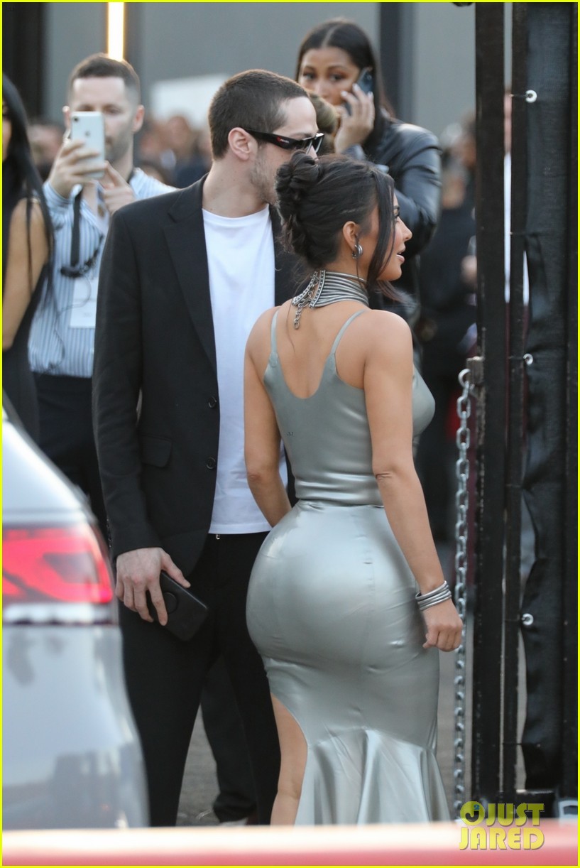 Kim Kardashian Holds Hands with Pete Davidson While Arriving to 'The Kardashians' Premiere ...