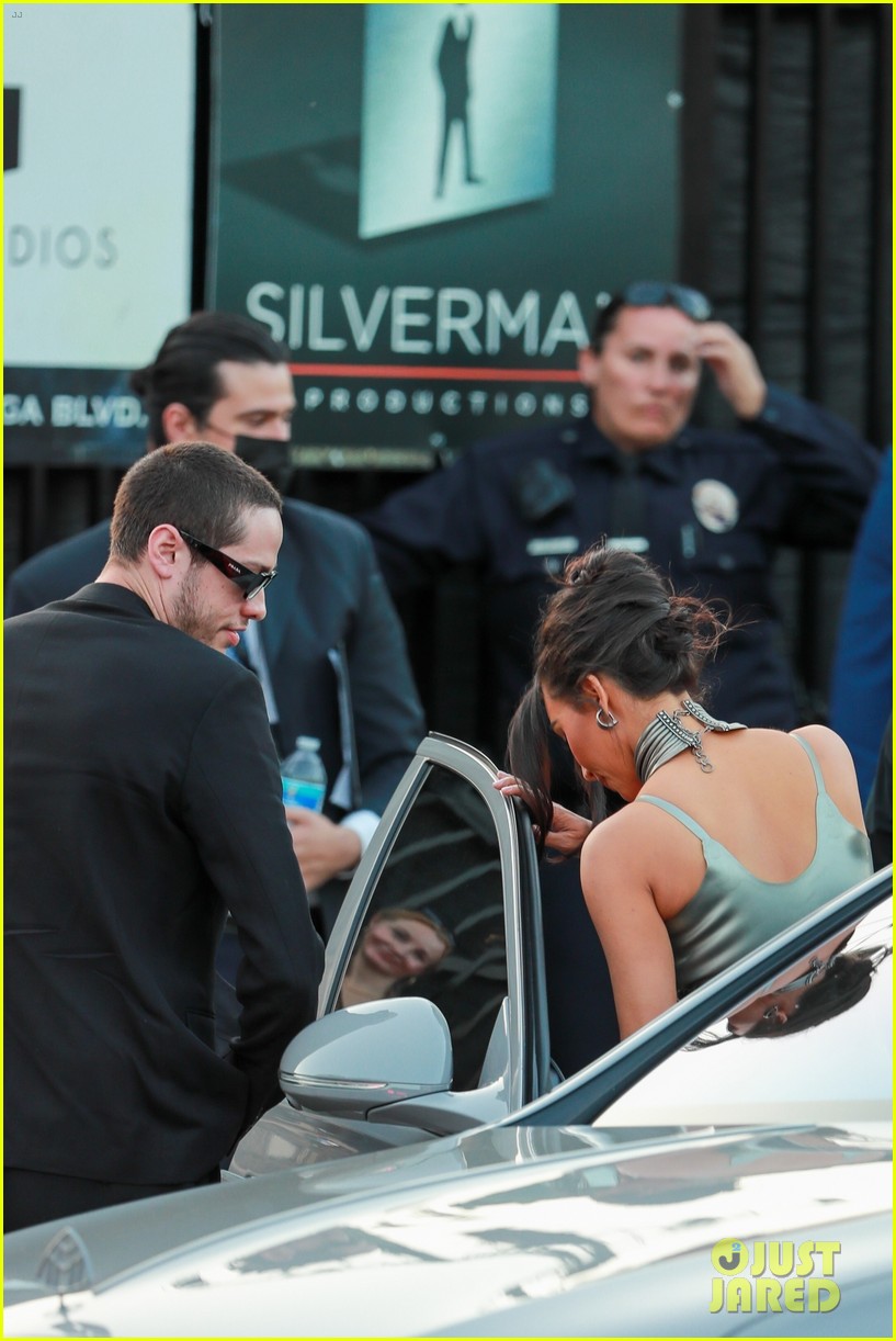 Kim Kardashian Holds Hands with Pete Davidson While Arriving to 'The Kardashians' Premiere ...