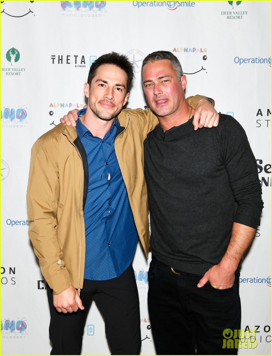 Taylor Kinney & New Girlfriend Ashley Cruger Flaunt PDA During Ski Trip ...