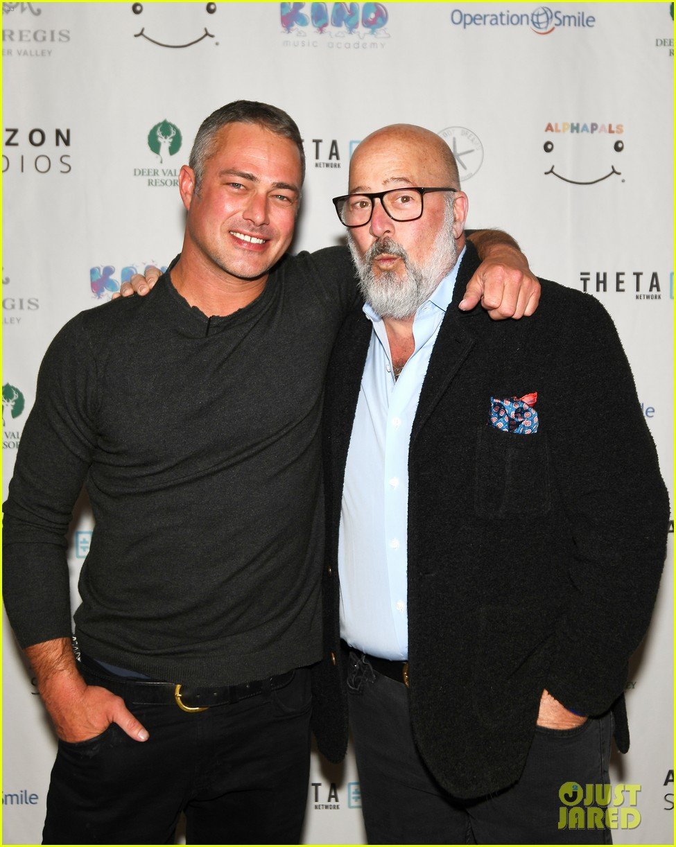 Taylor Kinney & New Girlfriend Ashley Cruger Flaunt PDA During Ski Trip ...