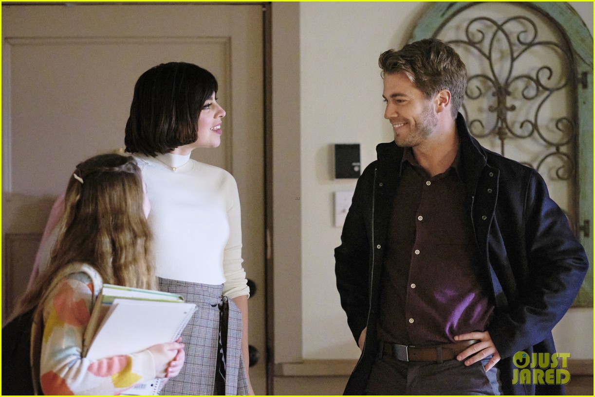 Krysta Rodriguez & Santino Fontana Duet On Two Songs in Hallmark's ...